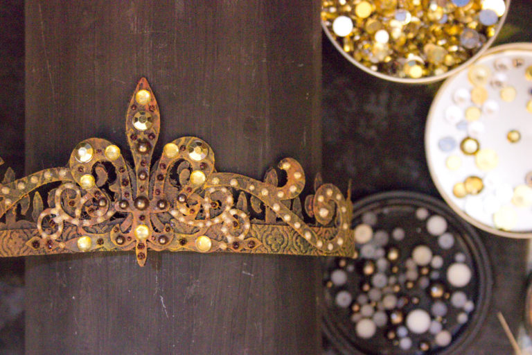 DIY Faux Metal Crowns! Elegant Grunge Technique! - The Graphics Fairy