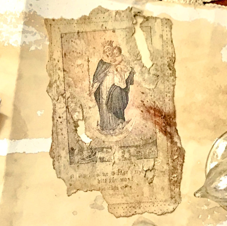 Paper Craft Techniques - Distressing Paper! - The Graphics Fairy