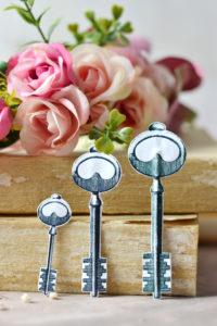 DIY 3D Vintage Paper Key Tags & Free Printable! - The Graphics Fairy