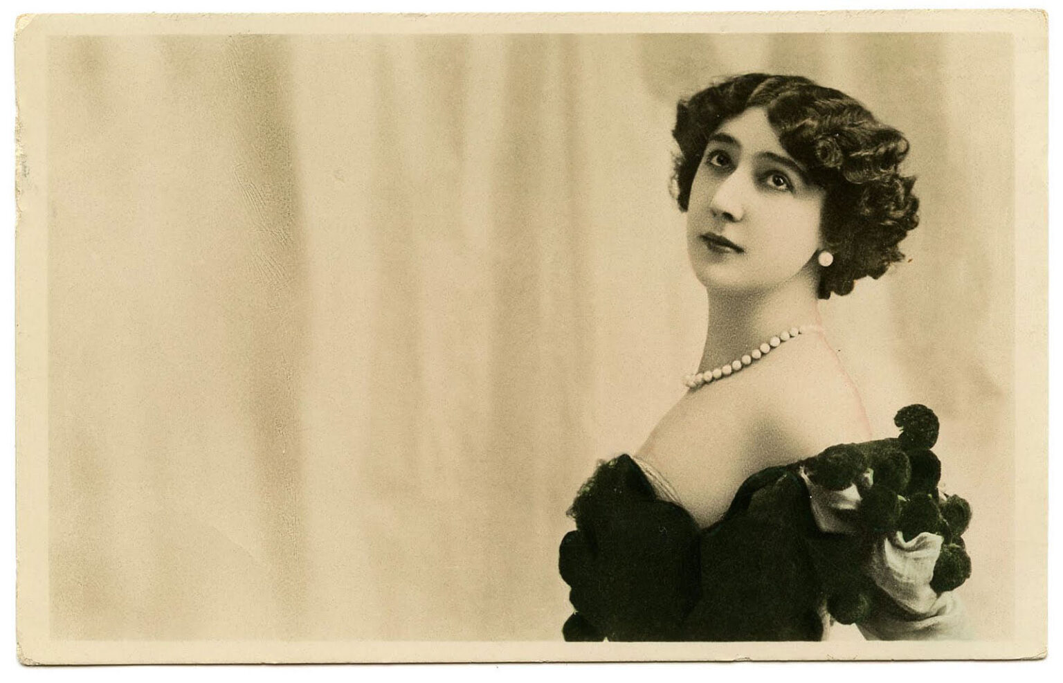 27 Vintage Beautiful Women Images - Old Photos! - The Graphics Fairy