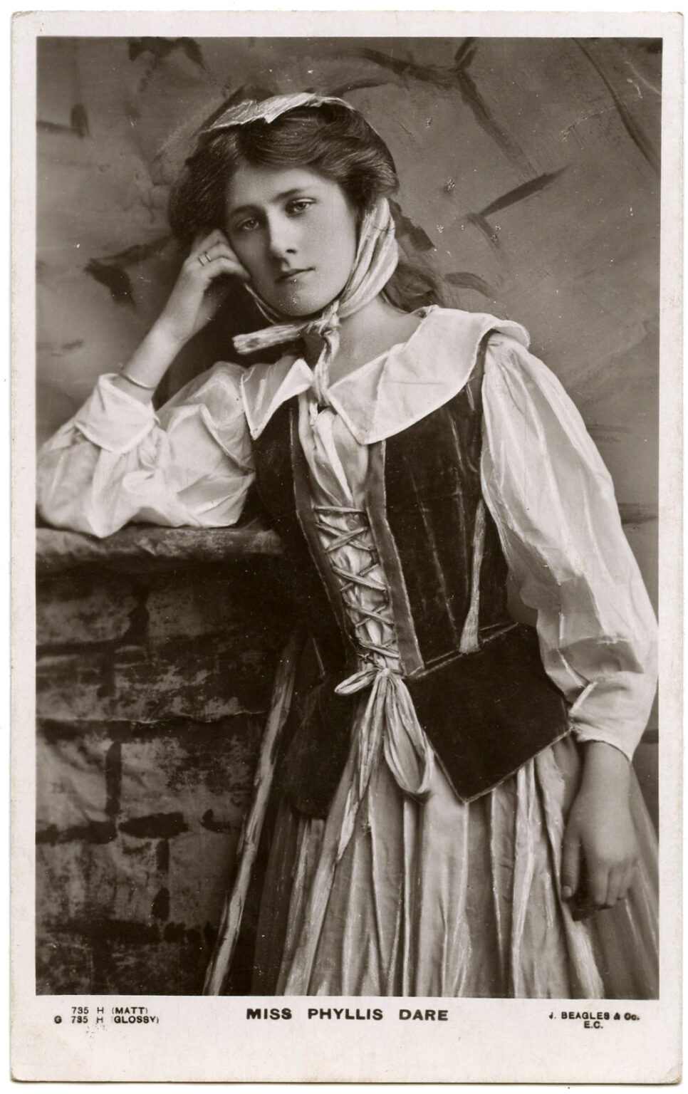 27 Vintage Beautiful Women Images - Old Photos! - The Graphics Fairy